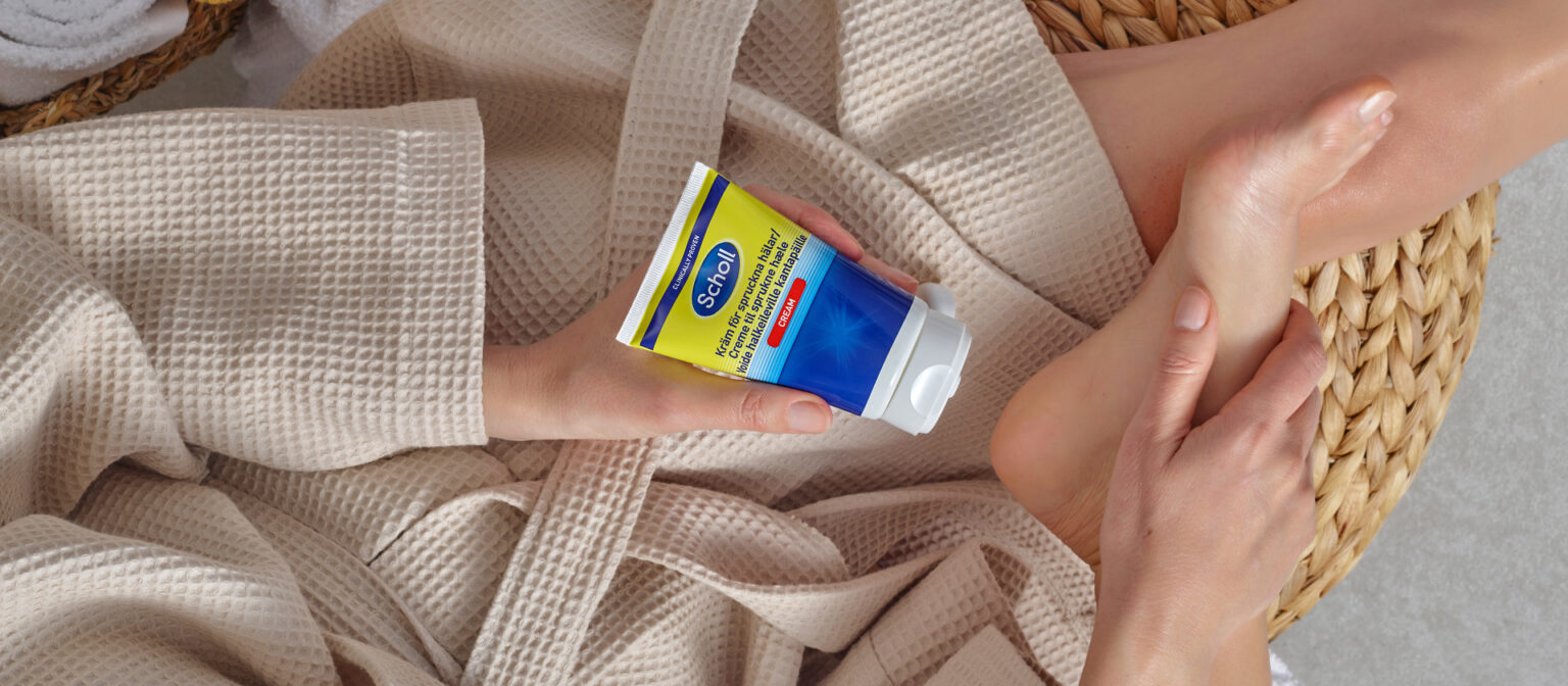 Hva er sprukne hæler? Årsaker, tegn og behandling - Scholl Norge ...